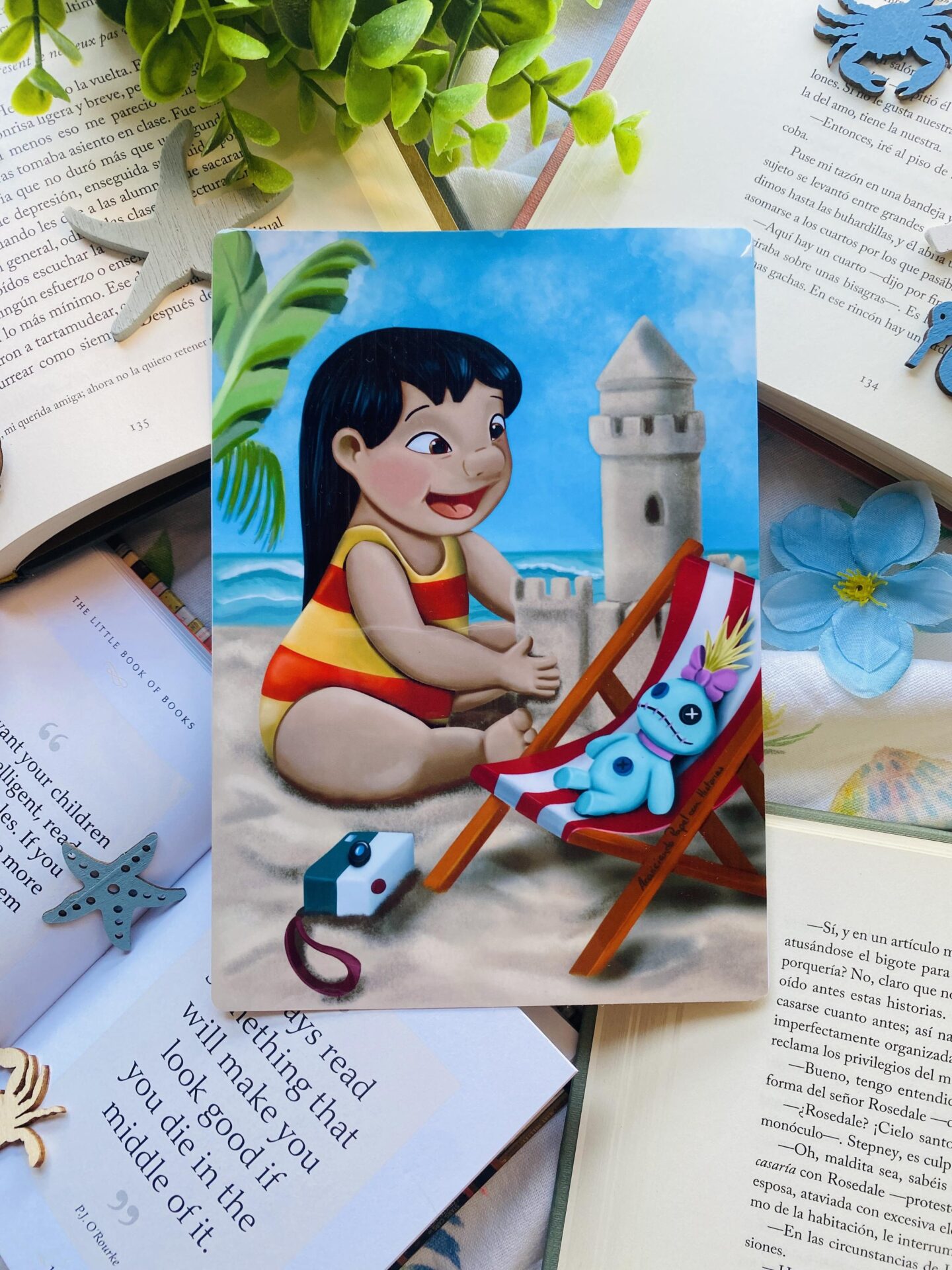 Ilustración Lilo con castillo de arena - Acariciando Papel con Historias