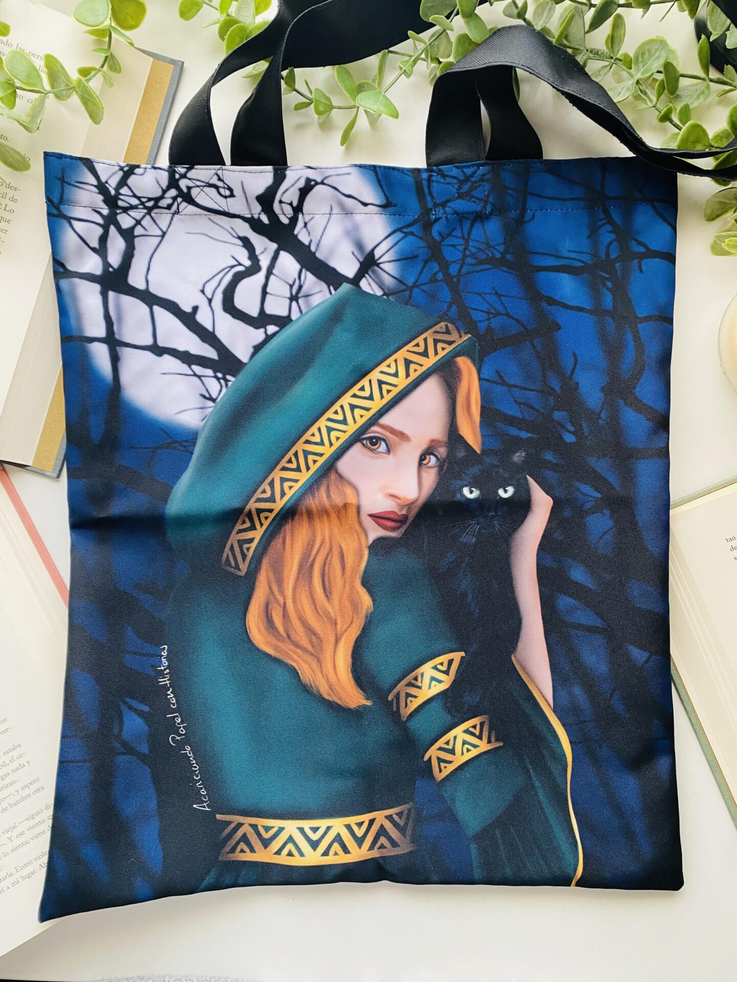 Tote Bag All Over Bruja Medieval - Acariciando Papel con Historias